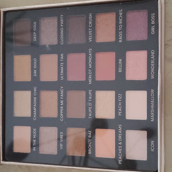 ICONIC London | Makeup | Iconic Eyeshadow Palette | Poshmark